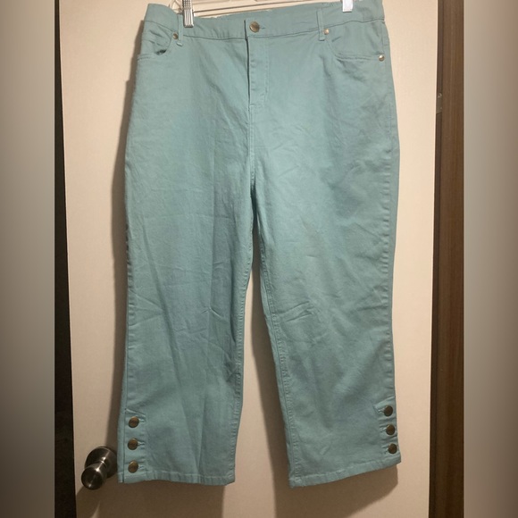 Koret | Pants & Jumpsuits | Koret Teal Color Capris | Poshmark